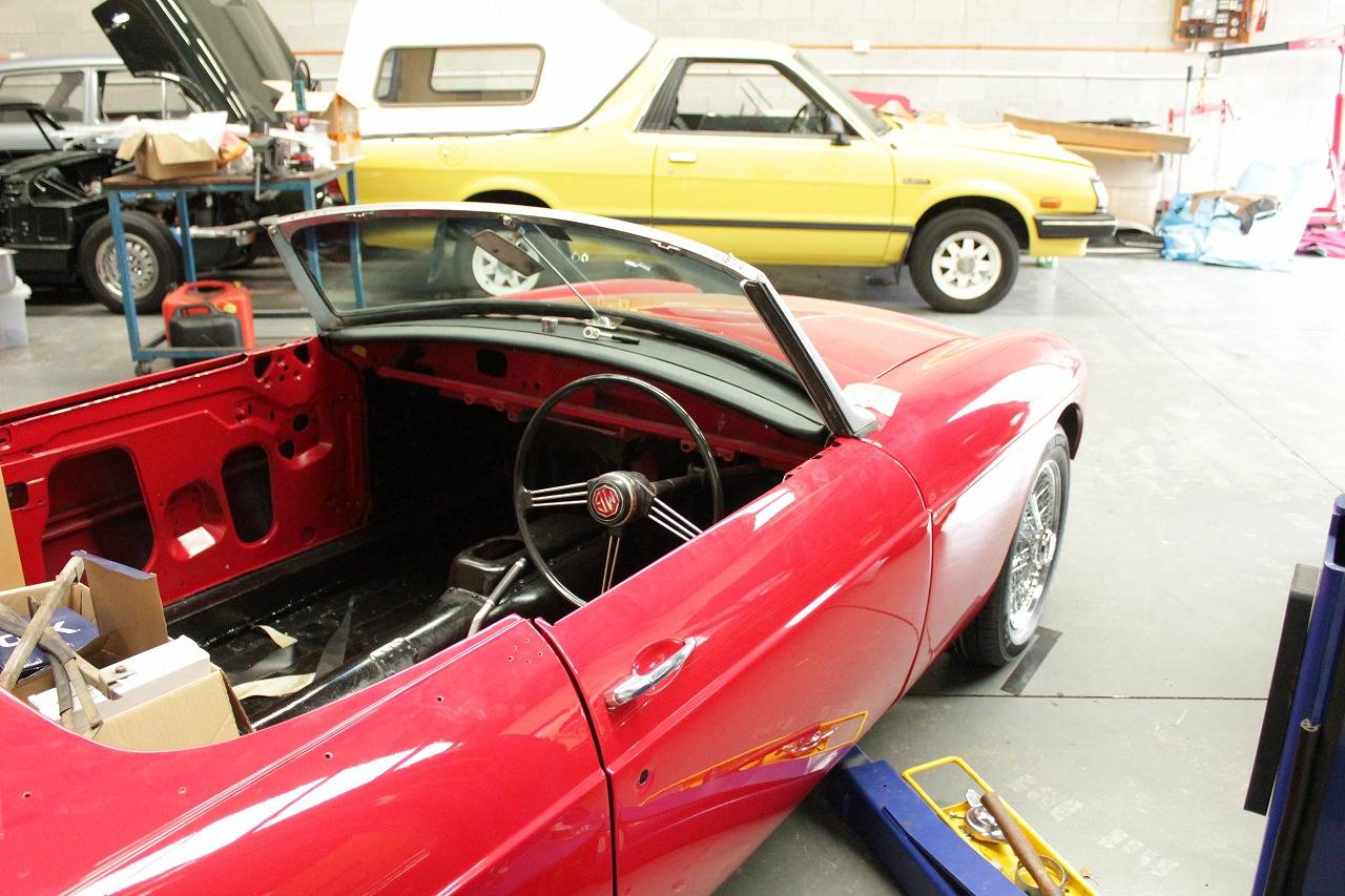 (レストア中）MGB ロードスターmark1 （NZ） | 輸入中古車販売ブリーズ