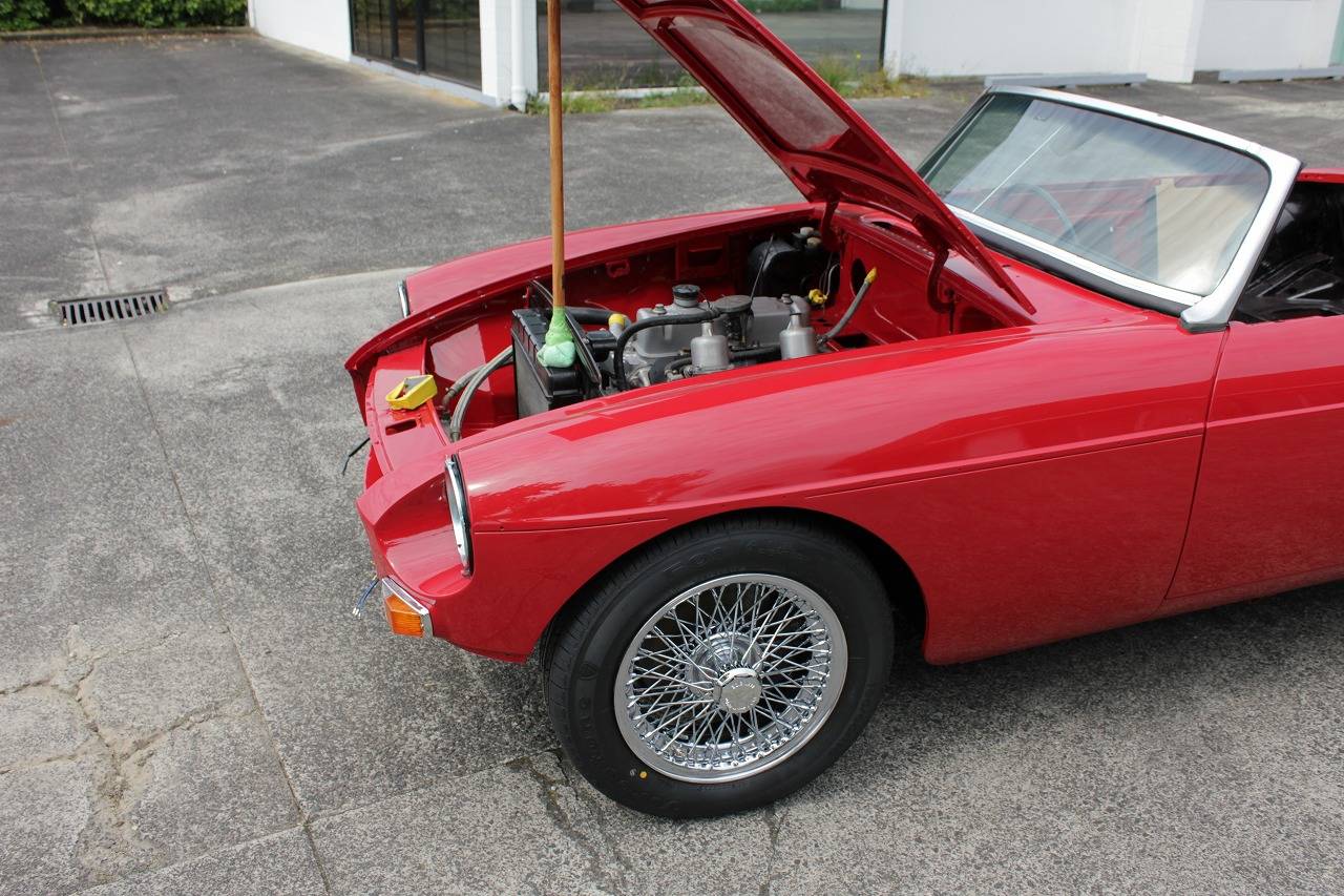 (レストア中）MGB ロードスターmark1 （NZ） | 輸入中古車販売ブリーズ